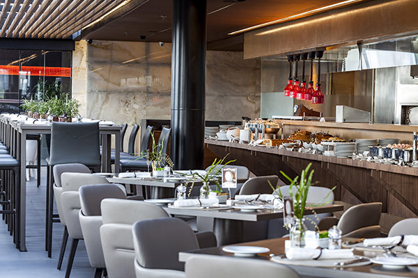 Skye Restaurante & Bar, do Hotel Unique, passa por retrofit - Constance ...