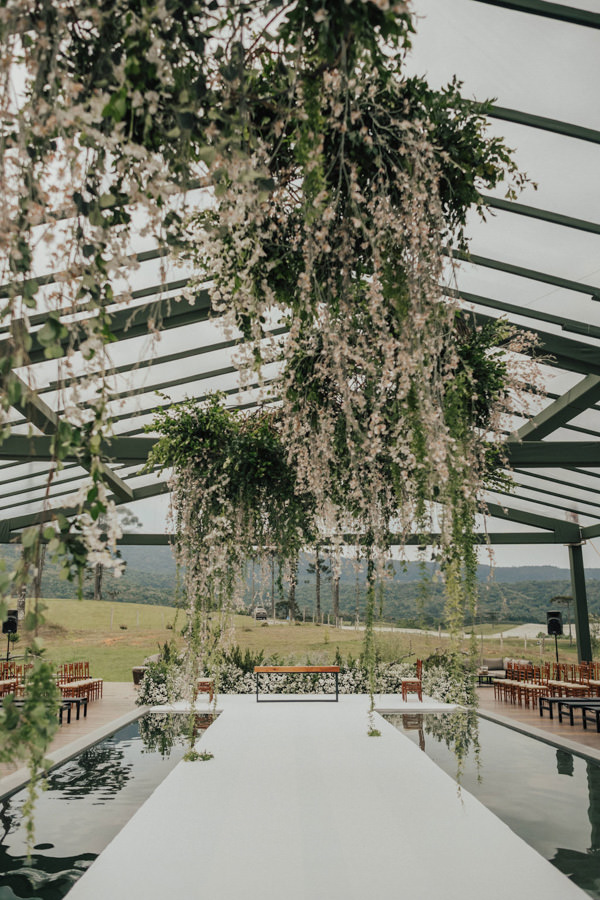 Casamento ao entardecer em vinícola de Santa Catarina
