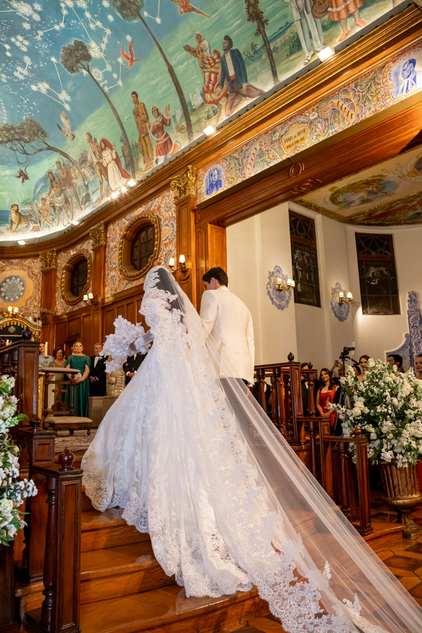 Casamento na Igreja Nossa Senhora do Brasil: Isabella + Marcos